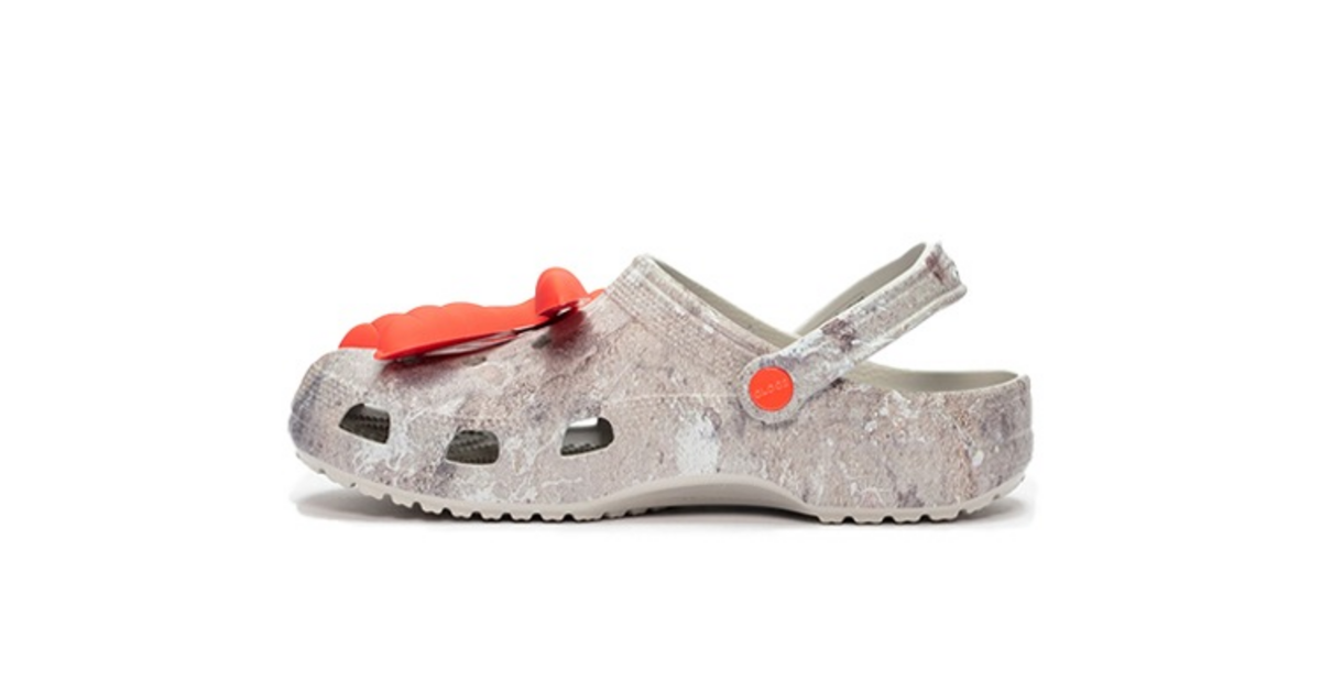 Staple Crocs Sidewalk Luxe Classic Clog 207917-90H | Dead Stock